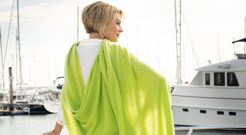 Green Cashmere Wraps & Shawls| The Travelwrap Company